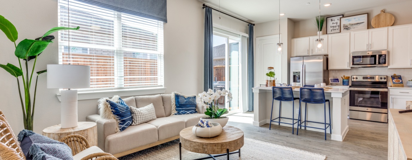 1 & 2 Bedroom Townhome Rentals in Grand Prairie, TX | Cadia Grand Prairie